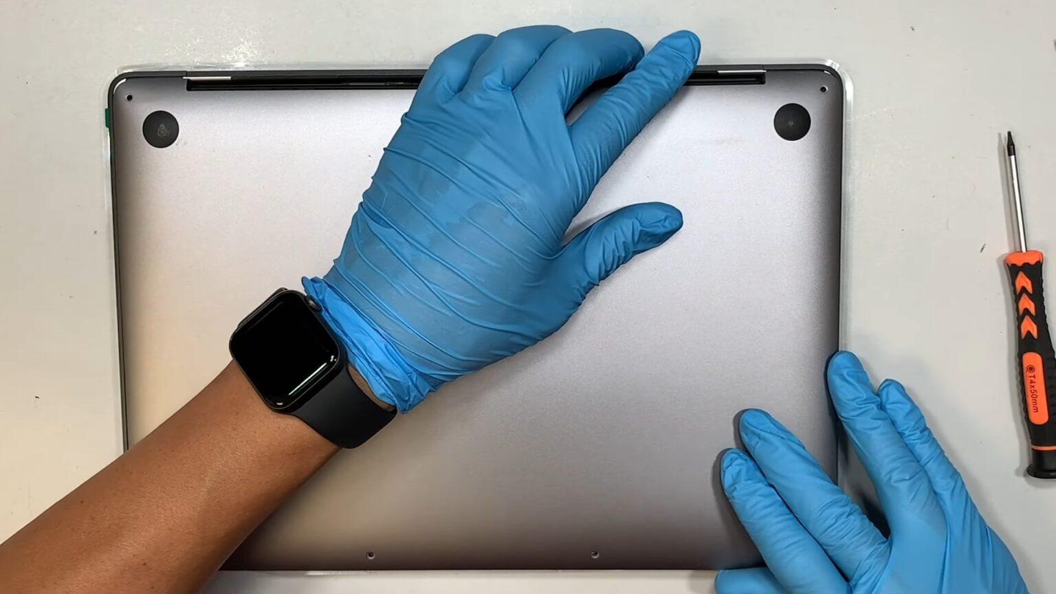 How long does it take to replace Macbook Pro Screen? - Everything You ...